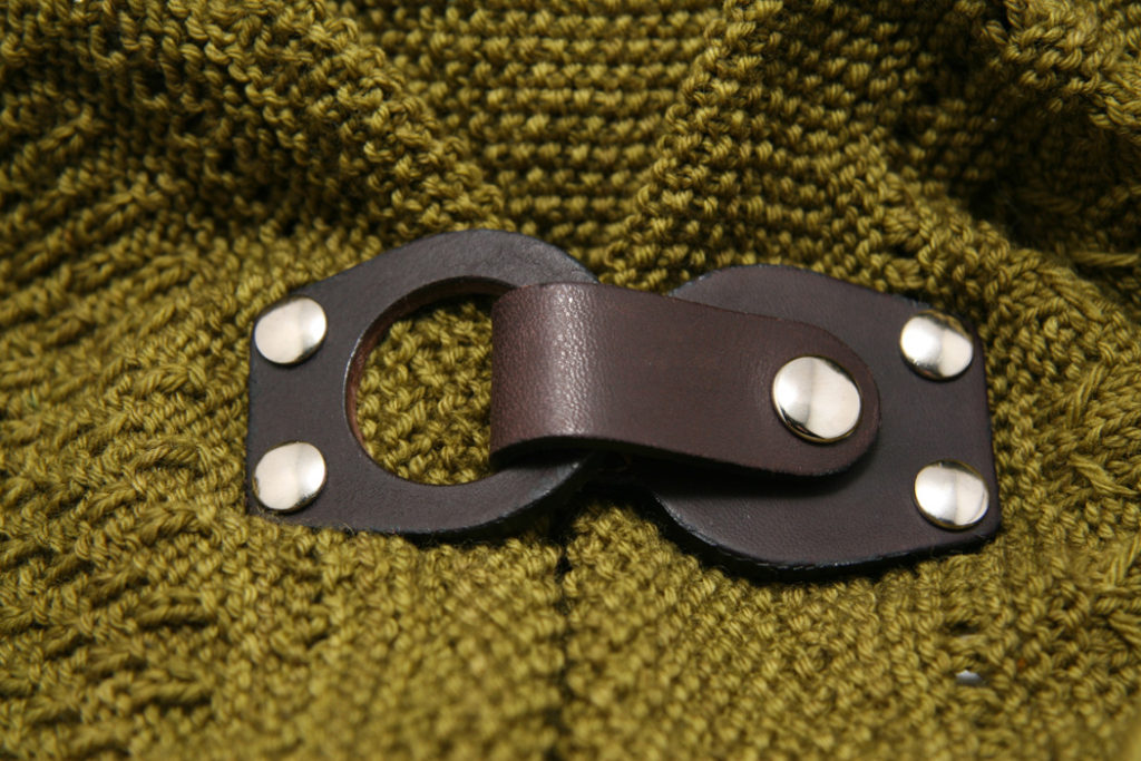 Jul-Mod-Loop-Closure-truffle - The Knitting Shed